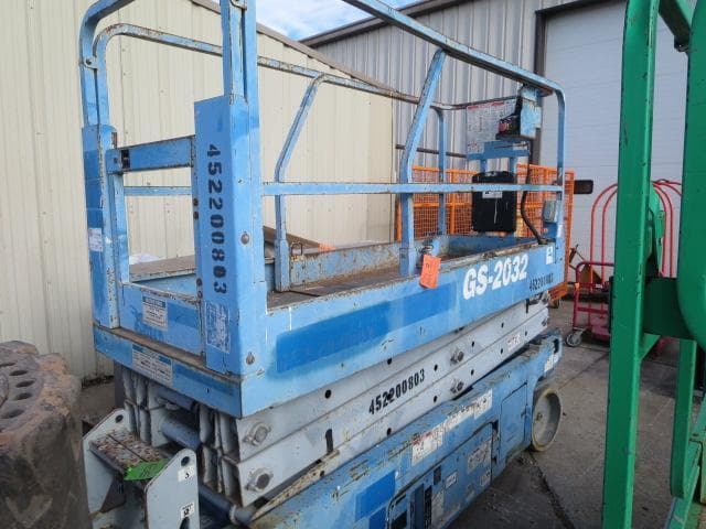 2011 Genie GS-2032 Construction Aerial Lifts for Sale | Tractor Zoom