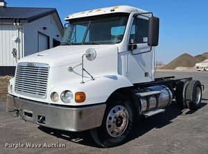 SOLD - 2000 Freightliner FLC112 Lot No. DK0696 Other Equipment with ...
