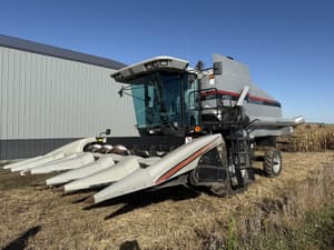 SOLD - 2000 Gleaner R52 Lot No. 9188 Combines with 3,222 Hrs | Tractor Zoom