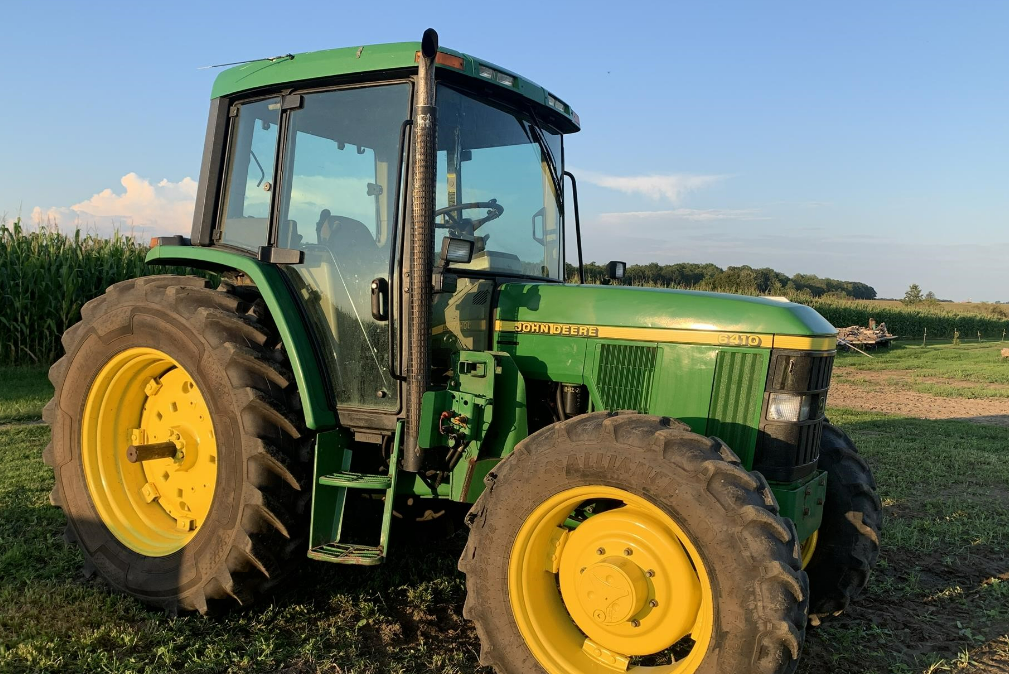 SOLD - 2000 John Deere 6410 Tractors with 7,152 Hrs | Tractor Zoom