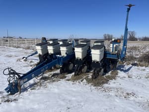 SOLD - 2000 Kinze 3000 Stock No. 651664 Planting with 11 Rows | Tractor ...