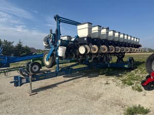 SOLD - 2000 Kinze 3600 Stock No. X140395 Planting with 23 Rows ...