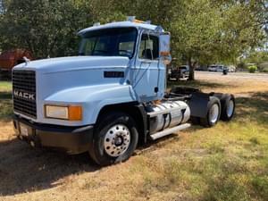 SOLD - 2000 Mack CH600 Lot No. 269 Other Equipment with 700,278 mi | Tractor Zoom