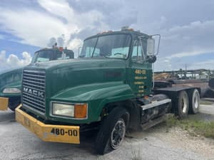 SOLD - 2000 Mack CH613 Lot No. 3062 Other Equipment with --- mi | Tractor Zoom