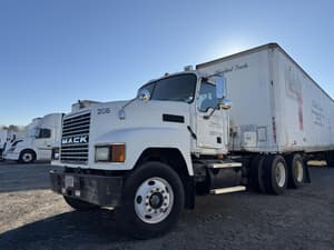 SOLD - 2000 Mack CH613 Other Equipment with 933,407 mi | Tractor Zoom