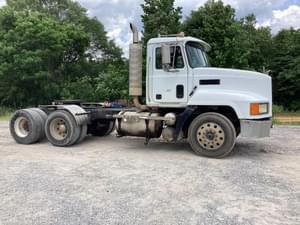 SOLD - 2000 Mack CH613 Lot No. 4886 Other Equipment with 487,189 mi | Tractor Zoom