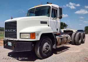 SOLD - 2000 Mack CH613 semi truck Other Equipment with 723,966 mi | Tractor Zoom