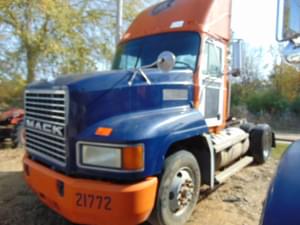 SOLD - 2000 Mack CH613 Lot No. 1016 Other Equipment with 909,495 mi | Tractor Zoom