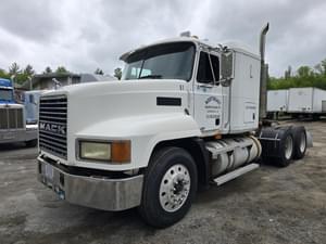 SOLD - 2000 Mack CH613 Lot No. 525070 Other Equipment with 324,392 mi | Tractor Zoom