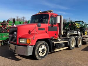 SOLD - 2000 Mack CH613 Lot No. 5687 Other Equipment with 910,310 mi | Tractor Zoom
