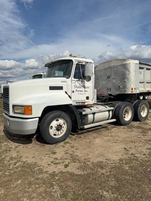 SOLD - 2000 Mack CH613 Lot No. 202-DVF Other Equipment with 679,990 mi | Tractor Zoom