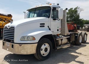 SOLD - 2000 Mack CX613 Other Equipment with 393,599 mi | Tractor Zoom