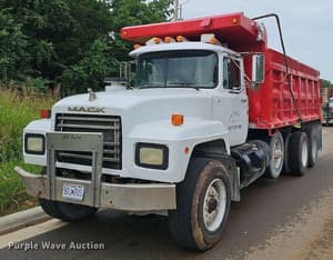 2000 Mack RD690S Other Equipment For Sale with 299,308 mi | Tractor Zoom