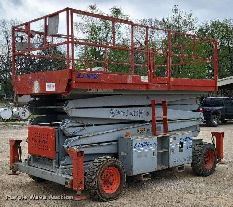 2000 Sky Jack SJ9250 Construction Aerial Lifts for Sale | Tractor Zoom
