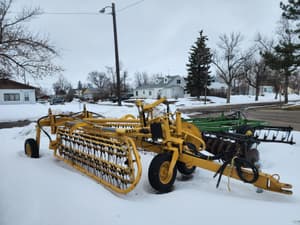 SOLD - 2000 Vermeer R23A twin rake Hay and Forage | Tractor Zoom