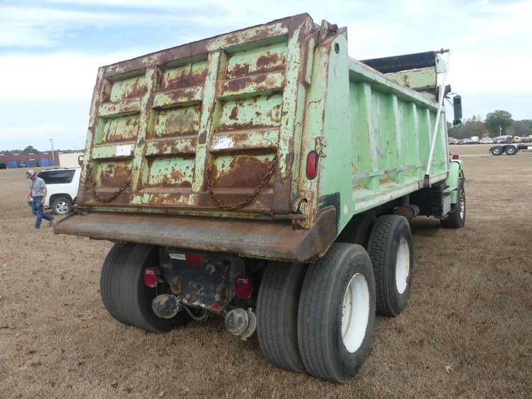 2000 Volvo WG64 Other Equipment Trucks for Sale | Tractor Zoom