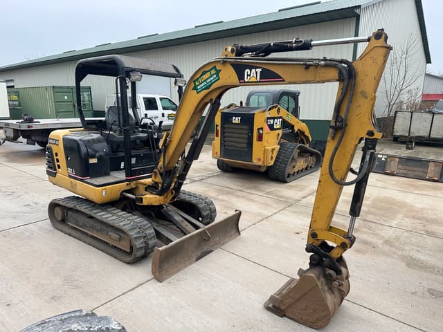 2001 Caterpillar 302.5 Lot No. 52 Construction For Sale with 1,877 Hrs ...