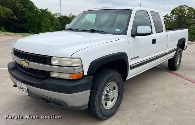 SOLD - 2001 Chevrolet 2500HD Other Equipment Vehicles | Tractor Zoom