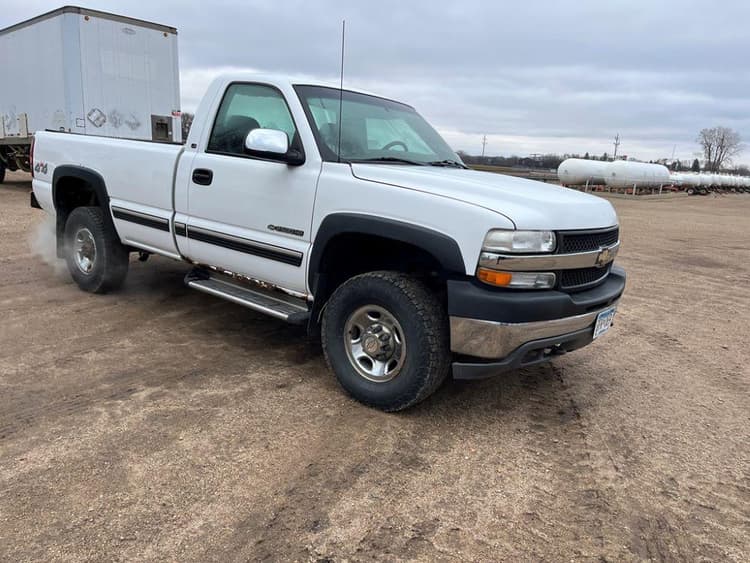 SOLD - 2001 Chevrolet 2500HD Other Equipment Vehicles | Tractor Zoom