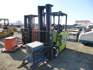 SOLD - 2001 Clark ECG30 Lot No. 3310 Construction with --- Hrs ...
