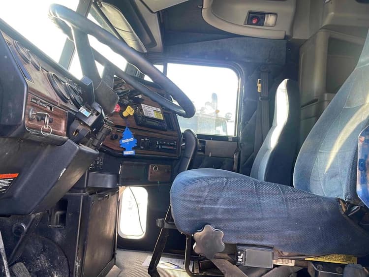 2001 Freightliner FLD Other Equipment Trucks for Sale | Tractor Zoom