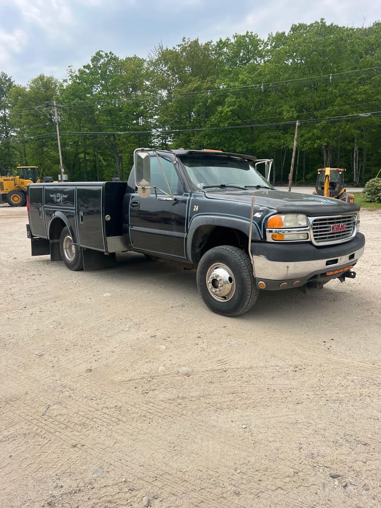 SOLD - 2001 GMC 3500 Other Equipment Vehicles | Tractor Zoom