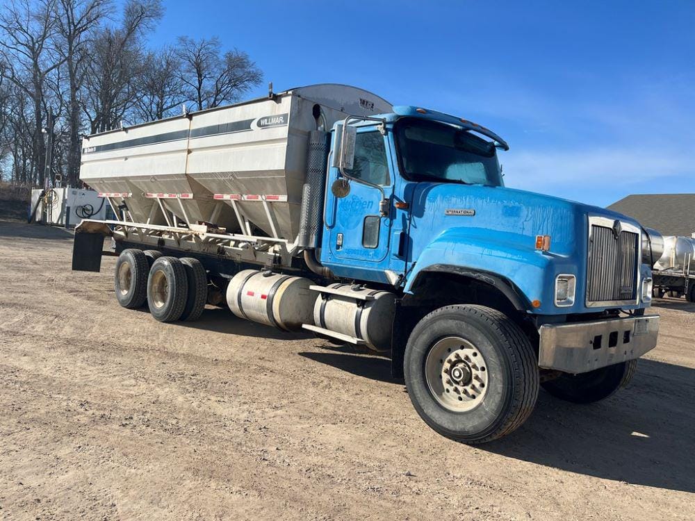SOLD - 2001 International 5500 Other Equipment Trucks | Tractor Zoom