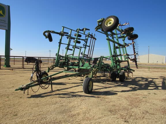 2001 John Deere 2400 Tillage Chisel Plows for Sale | Tractor Zoom