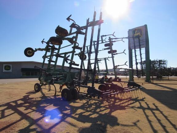 2001 John Deere 2400 Tillage Chisel Plows for Sale | Tractor Zoom