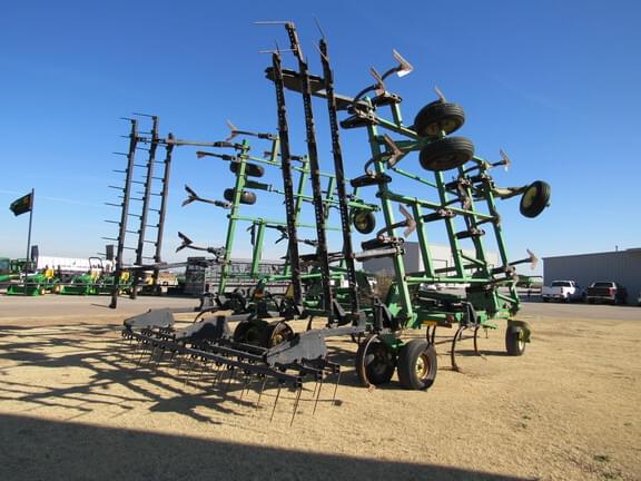 2001 John Deere 2400 Tillage Chisel Plows for Sale | Tractor Zoom