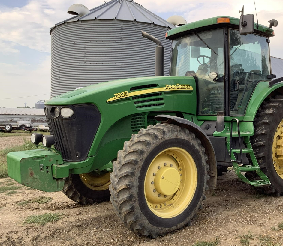 SOLD - 2001 John Deere 7920 Tractors with 4,992 Hrs | Tractor Zoom