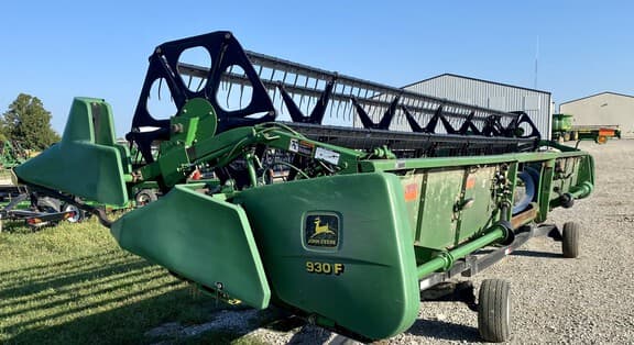 2001 John Deere 930F Harvesting Headers - Platform for Sale | Tractor Zoom