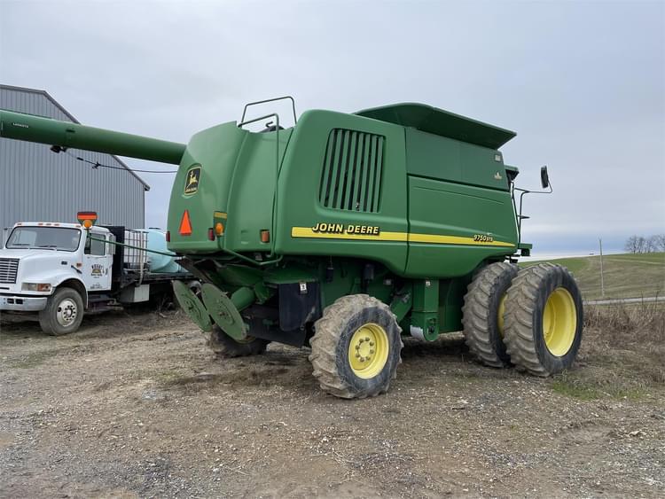2001 John Deere 9750 STS Combines Class 7 for Sale | Tractor Zoom