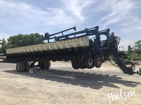 2001 Kinze 3700 Planting Planters for Sale | Tractor Zoom
