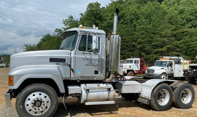 SOLD - 2001 Mack CH600 Lot No. 3ebc3979-1e63-11ed-8bec-0246304ce823 Other Equipment with 900,578 ...