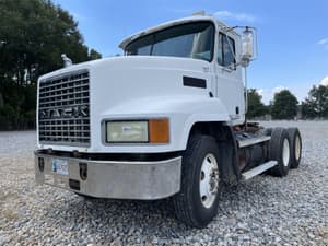 SOLD - 2001 Mack CH613 Lot No. 49480031 Other Equipment with 496,077 mi ...