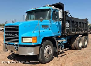 SOLD - 2001 Mack CH613 Lot No. EJ8632 Other Equipment with 896,783 mi | Tractor Zoom