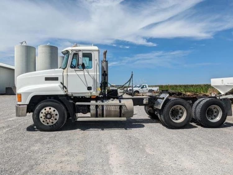 SOLD - 2001 Mack CH613 Other Equipment Trucks | Tractor Zoom