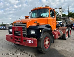 SOLD - 2001 Mack RD690S Lot No. DV5791 Other Equipment with 296,372 mi ...