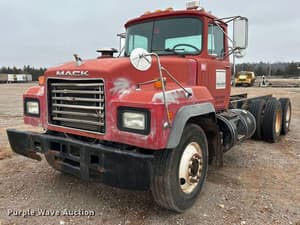 2001 Mack RD690S Lot No. ER4960 Other Equipment For Sale with 306,602 mi | Tractor Zoom