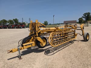 SOLD - 2001 Vermeer R24A Rake Lot No. 39278 Hay and Forage | Tractor Zoom
