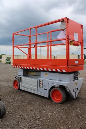 SOLD - 2002 MEC 2033 Lot No. 1300 Construction with --- Hrs | Tractor Zoom