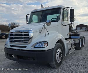 SOLD - 2002 Freightliner Columbia Lot No. DS5295 Other Equipment with ...