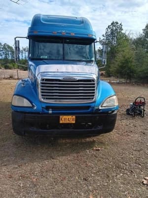 SOLD - 2002 Freightliner Columbia Lot No. 1060 Other Equipment with ...