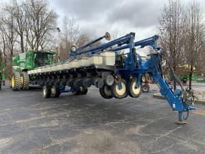 SOLD - 2002 Kinze 3700 Stock No. 351435 Planting with 24 Rows | Tractor ...