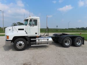 SOLD - 2002 Mack CH613 Lot No. 4755 Other Equipment with 781,403 mi ...