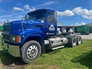 SOLD - 2002 Mack CH613 Lot No. 115 Other Equipment with 922,269 mi ...