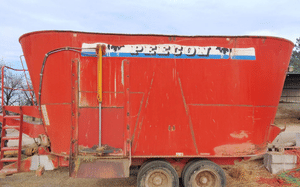 SOLD - 2002 Peecon VME300 Hay and Forage | Tractor Zoom