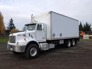 SOLD - 2002 Peterbilt 330 Lot No. 4720 Other Equipment with 602,982 mi ...