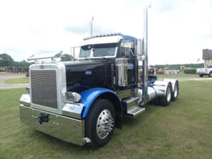 SOLD - 2002 Peterbilt 379 Lot No. 358558 Other Equipment with 31,618 mi ...